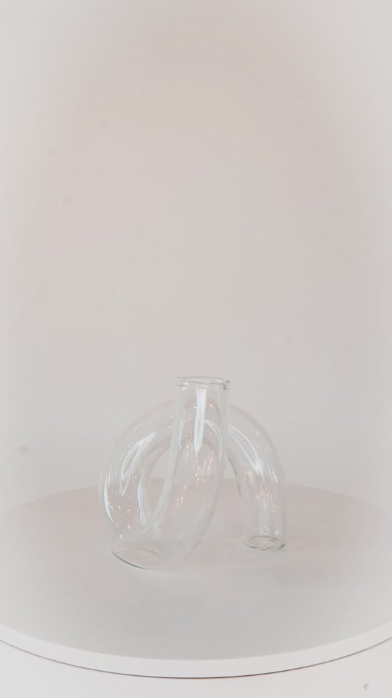 Flora Single Bloom Loop Vase – Elegant Glassware for Weddings – Bride ...